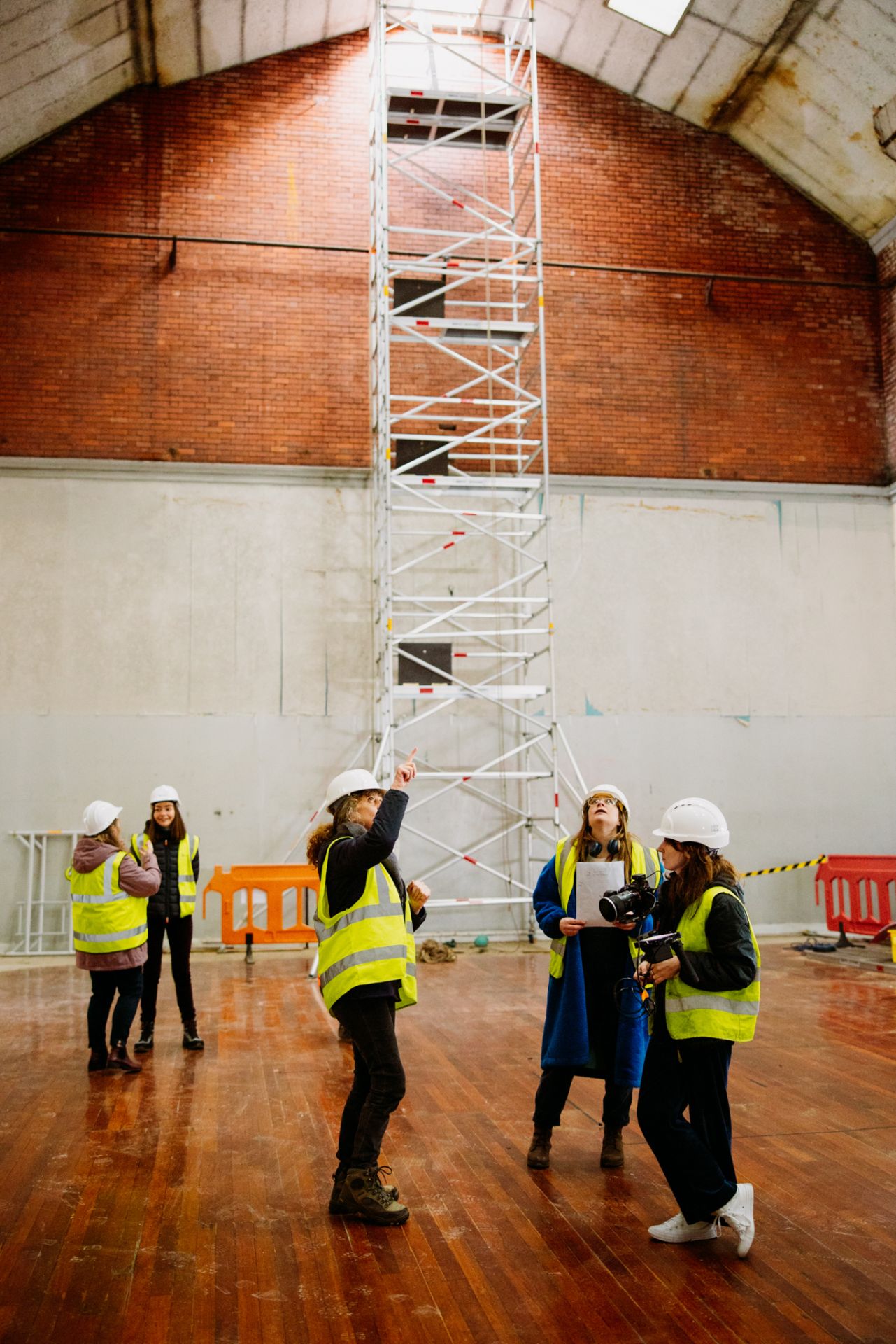 £1000 milestone met as Deputy Mayor and artist Amy Hutchings visit ...